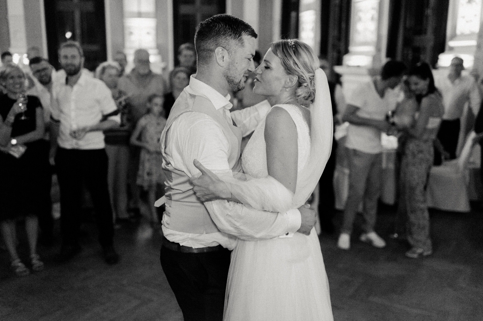Saskia & Simon // Classy Hochzeit im Logenhaus Fürth ~ Leonie Cappello